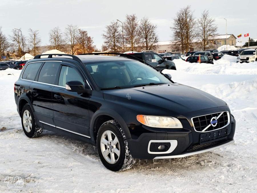 Melns Volvo XC70 2011 Šauļi, ar dzinēja tilpumu 3.20 L un nobraukumu 0 tūkst. km par 5000 €, foto 2 vietnē AUTOMOTO.COM.LV