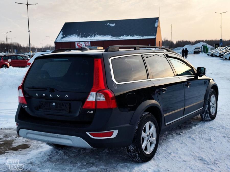 Melns Volvo XC70 2011 Šauļi, ar dzinēja tilpumu 3.20 L un nobraukumu 0 tūkst. km par 5000 €, foto 4 vietnē AUTOMOTO.COM.LV