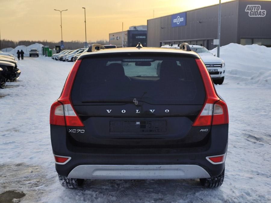 Melns Volvo XC70 2011 Šauļi, ar dzinēja tilpumu 3.20 L un nobraukumu 0 tūkst. km par 5000 €, foto 6 vietnē AUTOMOTO.COM.LV
