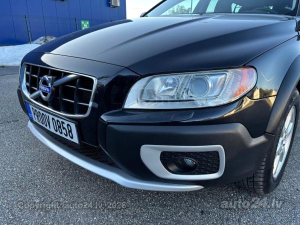 Black Volvo XC70 2011 in Paide, with an engine capacity of 2.00 L and mileage of 341 thousand km for 9390 €, photo 7 on AUTOMOTO.COM.LV