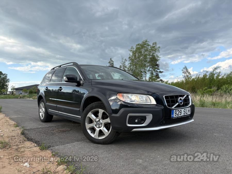 Black Volvo XC70 2011 in Voru, with an engine capacity of 2.40 L and mileage of 308 thousand km for 8999 €, photo 1 on AUTOMOTO.COM.LV