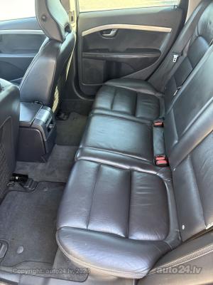 Black Volvo XC70 2011 in Voru, with an engine capacity of 2.40 L and mileage of 308 thousand km for 8999 €, photo 9 on AUTOMOTO.COM.LV