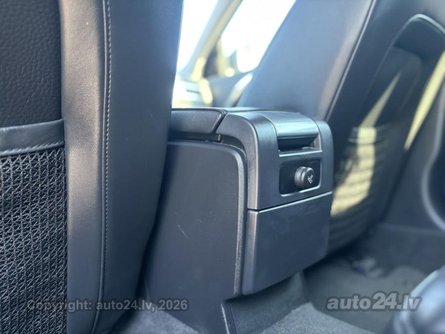 Black Volvo XC70 2011 in Voru, with an engine capacity of 2.40 L and mileage of 308 thousand km for 8999 €, photo 13 on AUTOMOTO.COM.LV