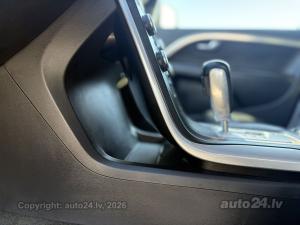 Black Volvo XC70 2011 in Voru, with an engine capacity of 2.40 L and mileage of 308 thousand km for 8999 €, photo 18 on AUTOMOTO.COM.LV