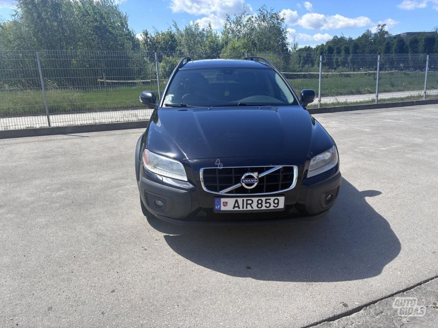 Black Volvo XC70 2011 in Siauliai, with an engine capacity of 3.20 L and mileage of 2781 thousand km for 7300 €, photo 3 on AUTOMOTO.COM.LV