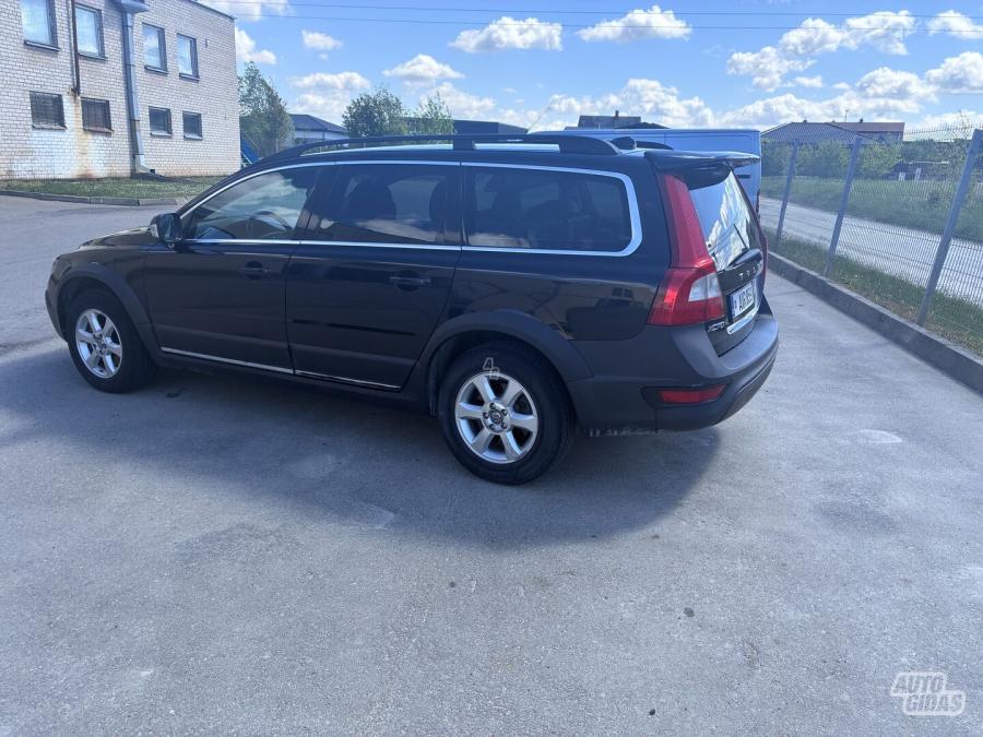 Black Volvo XC70 2011 in Siauliai, with an engine capacity of 3.20 L and mileage of 2781 thousand km for 7300 €, photo 5 on AUTOMOTO.COM.LV
