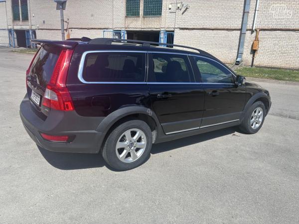 Black Volvo XC70 2011 in Siauliai, with an engine capacity of 3.20 L and mileage of 2781 thousand km for 7300 €, photo 5 on AUTOMOTO.COM.LV