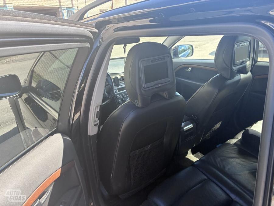 Black Volvo XC70 2011 in Siauliai, with an engine capacity of 3.20 L and mileage of 2781 thousand km for 7300 €, photo 7 on AUTOMOTO.COM.LV