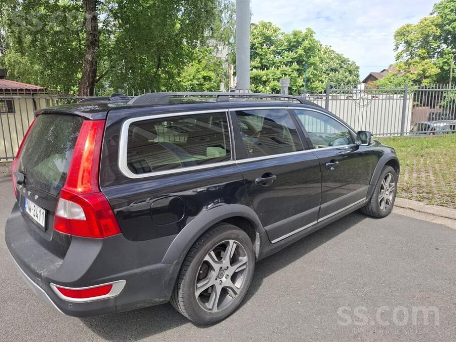Melns Volvo XC70 2011 Rīga, ar dzinēja tilpumu 2.00 L un nobraukumu 291 tūkst. km par 7500 €, foto 3 vietnē AUTOMOTO.COM.LV