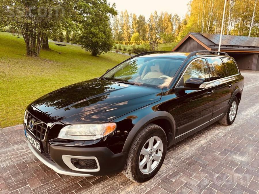 Melns Volvo XC70 2011 Rīga, ar dzinēja tilpumu 2.40 L un nobraukumu 293 tūkst. km par 6500 €, foto 1 vietnē AUTOMOTO.COM.LV