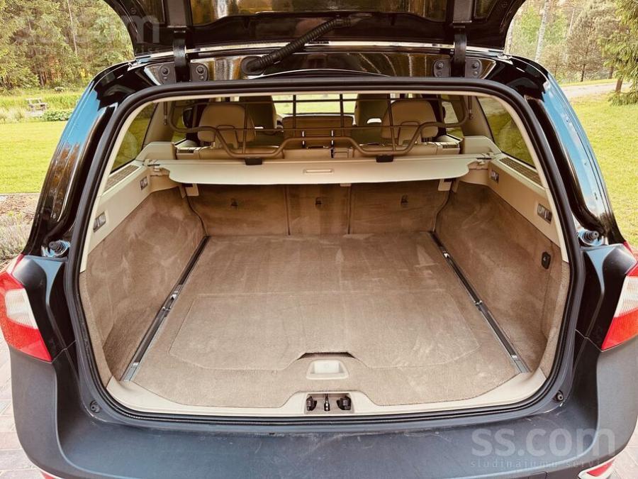 Melns Volvo XC70 2011 Rīga, ar dzinēja tilpumu 2.40 L un nobraukumu 293 tūkst. km par 6500 €, foto 11 vietnē AUTOMOTO.COM.LV