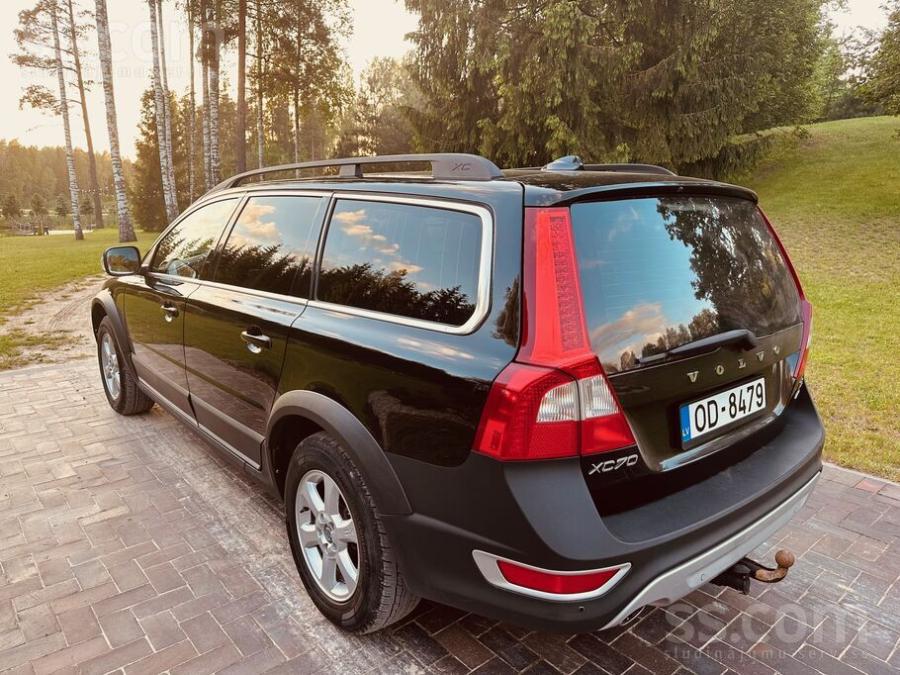 Melns Volvo XC70 2011 Rīga, ar dzinēja tilpumu 2.40 L un nobraukumu 293 tūkst. km par 6500 €, foto 12 vietnē AUTOMOTO.COM.LV