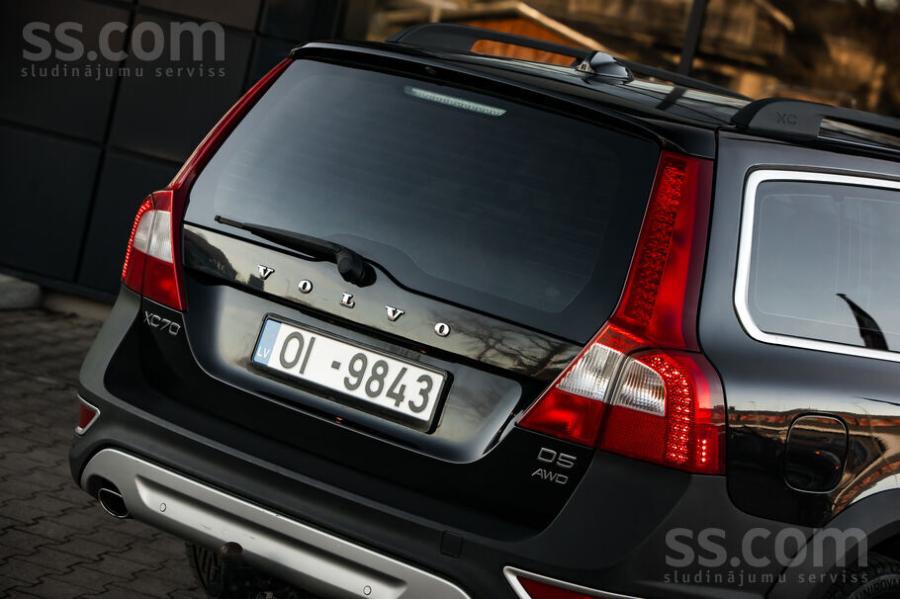 Melns Volvo XC70 2011 Jelgava, ar dzinēja tilpumu 2.40 L un nobraukumu 0 tūkst. km par 9150 €, foto 5 vietnē AUTOMOTO.COM.LV