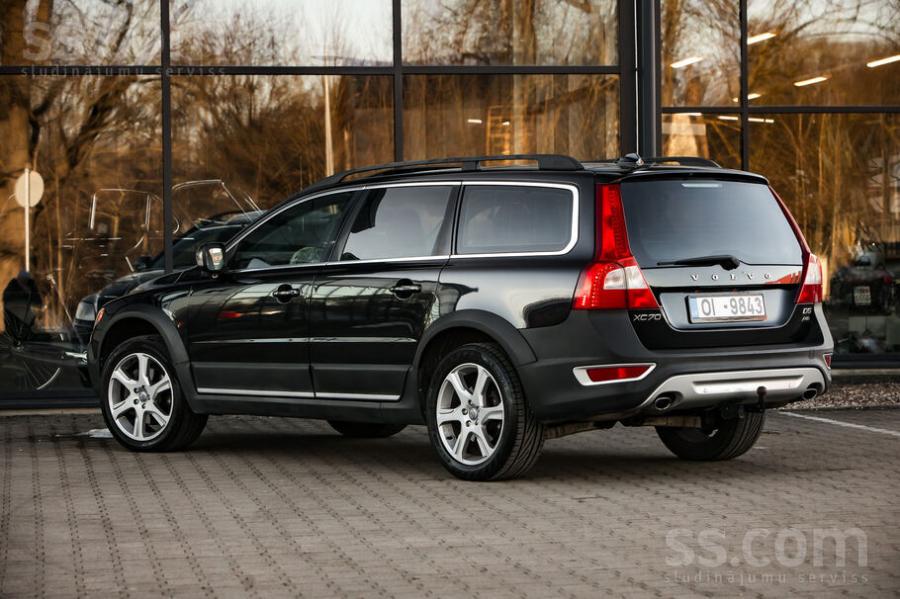 Melns Volvo XC70 2011 Jelgava, ar dzinēja tilpumu 2.40 L un nobraukumu 0 tūkst. km par 9150 €, foto 14 vietnē AUTOMOTO.COM.LV