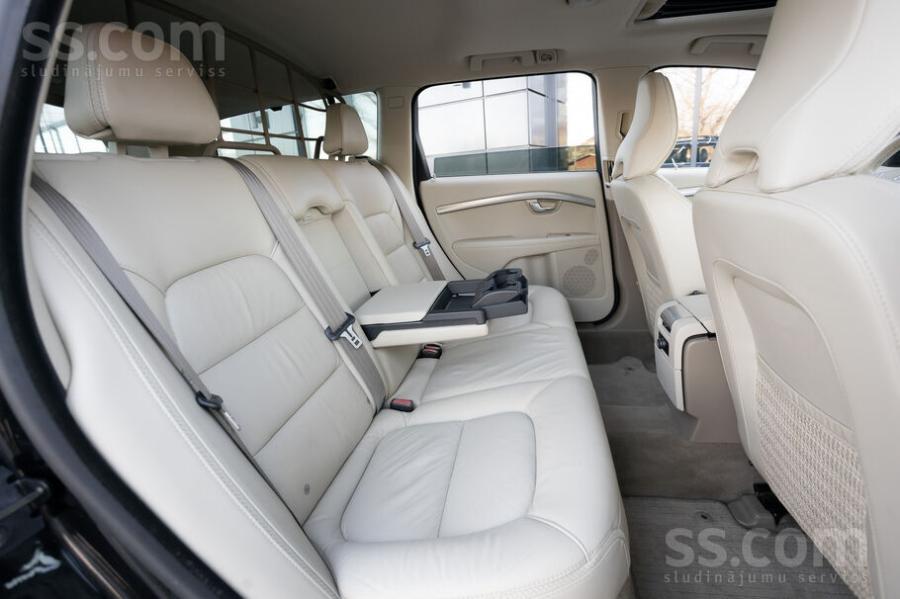 Melns Volvo XC70 2011 Jelgava, ar dzinēja tilpumu 2.40 L un nobraukumu 0 tūkst. km par 9150 €, foto 26 vietnē AUTOMOTO.COM.LV
