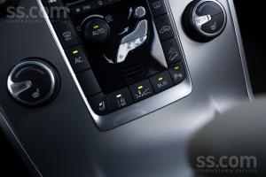 Melns Volvo XC70 2011 Jelgava, ar dzinēja tilpumu 2.40 L un nobraukumu 0 tūkst. km par 9150 €, foto 34 vietnē AUTOMOTO.COM.LV