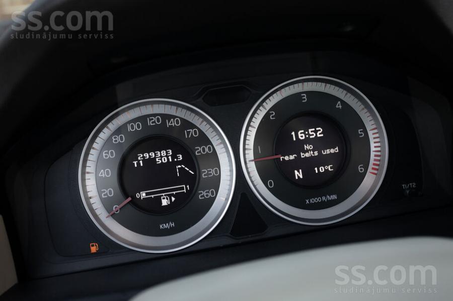 Melns Volvo XC70 2011 Jelgava, ar dzinēja tilpumu 2.40 L un nobraukumu 0 tūkst. km par 9150 €, foto 35 vietnē AUTOMOTO.COM.LV