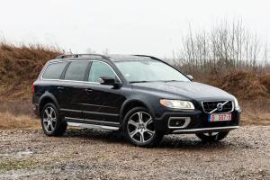 Black Volvo XC70 2011 in Riga, with an engine capacity of 2.40 L and mileage of 246 thousand km for 9995 €, photo  on AUTOMOTO.COM.LV