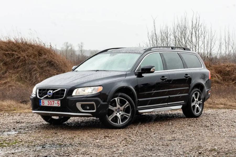 Melns Volvo XC70 2011 Rīga, ar dzinēja tilpumu 2.40 L un nobraukumu 246 tūkst. km par 9995 €, foto 4 vietnē AUTOMOTO.COM.LV