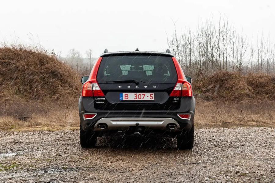 Melns Volvo XC70 2011 Rīga, ar dzinēja tilpumu 2.40 L un nobraukumu 246 tūkst. km par 9995 €, foto 7 vietnē AUTOMOTO.COM.LV