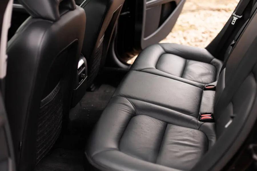 Melns Volvo XC70 2011 Rīga, ar dzinēja tilpumu 2.40 L un nobraukumu 246 tūkst. km par 9995 €, foto 11 vietnē AUTOMOTO.COM.LV