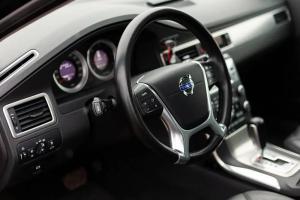 Melns Volvo XC70 2011 Rīga, ar dzinēja tilpumu 2.40 L un nobraukumu 246 tūkst. km par 9995 €, foto 15 vietnē AUTOMOTO.COM.LV