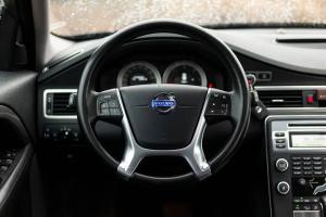 Melns Volvo XC70 2011 Rīga, ar dzinēja tilpumu 2.40 L un nobraukumu 246 tūkst. km par 9995 €, foto 18 vietnē AUTOMOTO.COM.LV