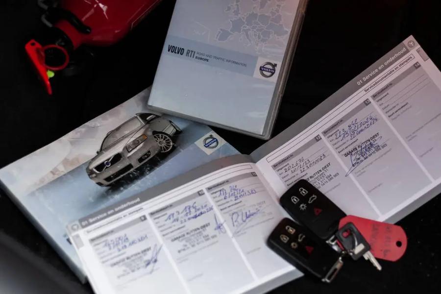 Melns Volvo XC70 2011 Rīga, ar dzinēja tilpumu 2.40 L un nobraukumu 246 tūkst. km par 9995 €, foto 20 vietnē AUTOMOTO.COM.LV