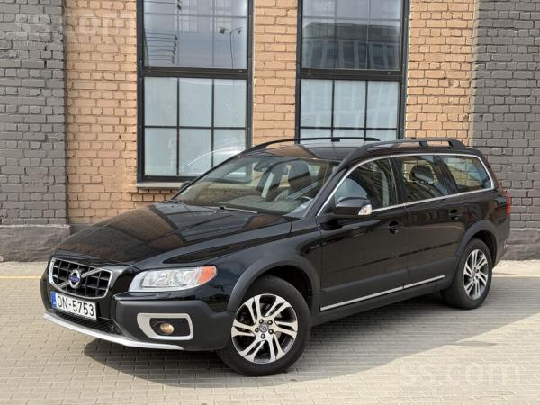 Black Volvo XC70 2011 in Riga, with an engine capacity of 2.40 L and mileage of 291 thousand km for 8850 €, photo 3 on AUTOMOTO.COM.LV