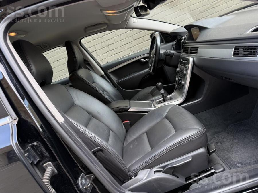 Melns Volvo XC70 2011 Rīga, ar dzinēja tilpumu 2.40 L un nobraukumu 291 tūkst. km par 8850 €, foto 11 vietnē AUTOMOTO.COM.LV