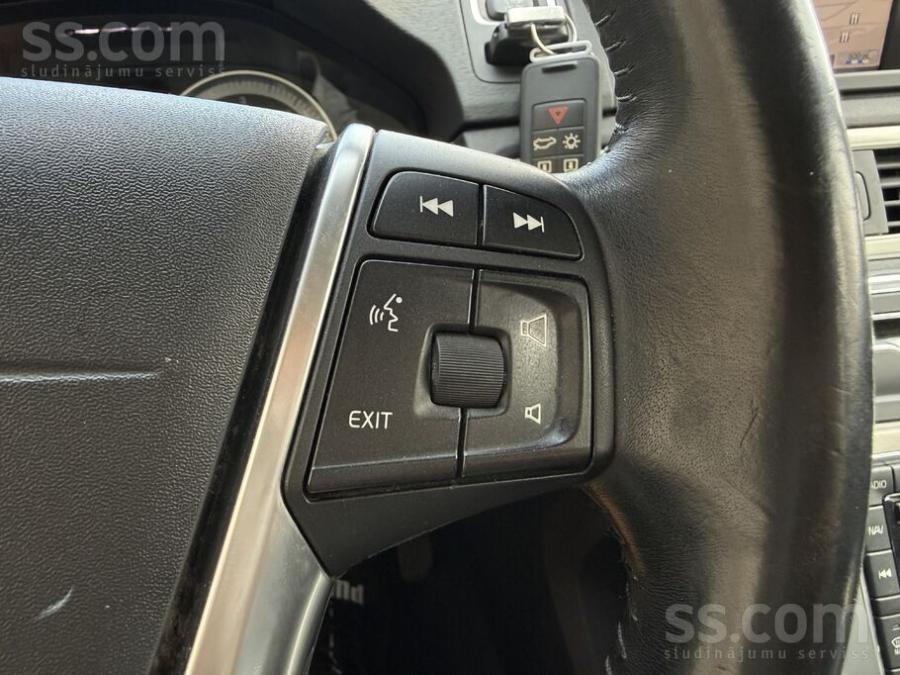 Melns Volvo XC70 2011 Rīga, ar dzinēja tilpumu 2.40 L un nobraukumu 291 tūkst. km par 8850 €, foto 15 vietnē AUTOMOTO.COM.LV