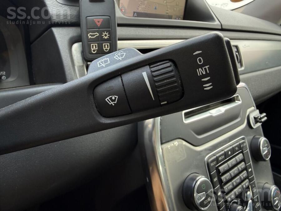 Melns Volvo XC70 2011 Rīga, ar dzinēja tilpumu 2.40 L un nobraukumu 291 tūkst. km par 8850 €, foto 16 vietnē AUTOMOTO.COM.LV