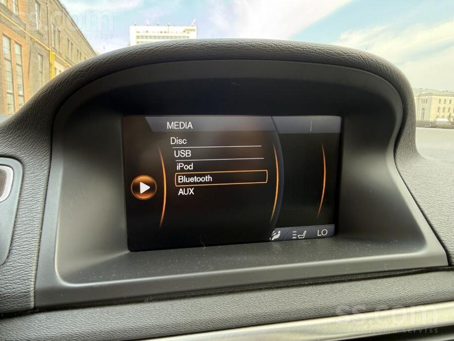 Melns Volvo XC70 2011 Rīga, ar dzinēja tilpumu 2.40 L un nobraukumu 291 tūkst. km par 8850 €, foto 21 vietnē AUTOMOTO.COM.LV
