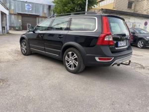 Black Volvo XC70 2011 in Riga, with an engine capacity of 2.40 L and mileage of 292 thousand km for 8200 €, photo 3 on AUTOMOTO.COM.LV