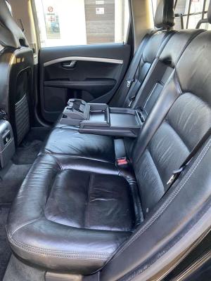 Black Volvo XC70 2011 in Riga, with an engine capacity of 2.40 L and mileage of 292 thousand km for 8200 €, photo 10 on AUTOMOTO.COM.LV