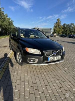 Melns Volvo XC70 2011 Kauņa, ar dzinēja tilpumu 2.40 L un nobraukumu 359 tūkst. km par 4999 €, foto  vietnē AUTOMOTO.COM.LV