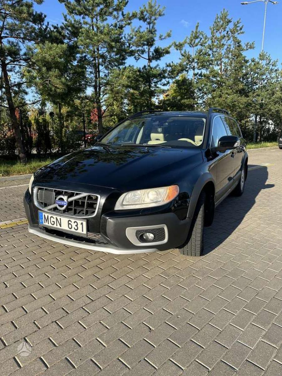 Melns Volvo XC70 2011 Kauņa, ar dzinēja tilpumu 2.40 L un nobraukumu 359 tūkst. km par 4999 €, foto 3 vietnē AUTOMOTO.COM.LV