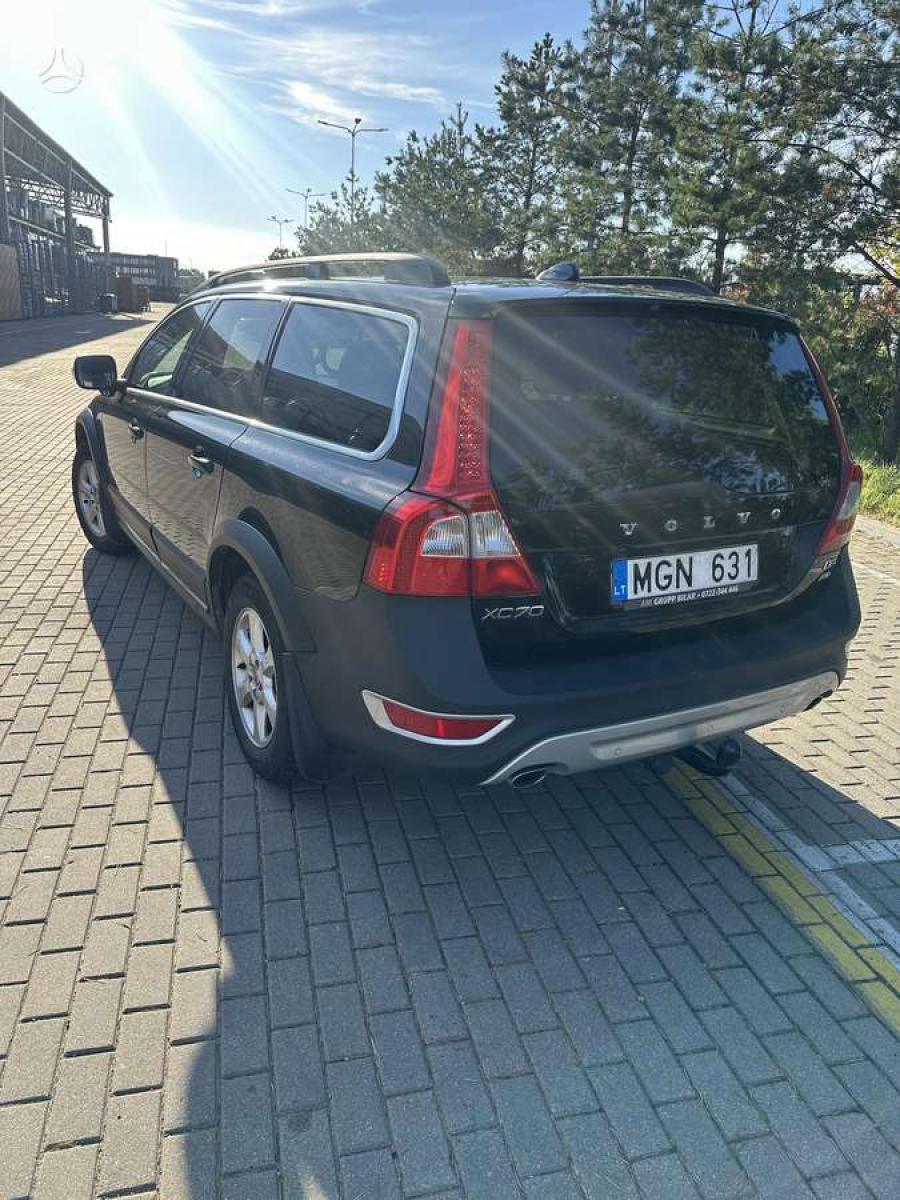 Melns Volvo XC70 2011 Kauņa, ar dzinēja tilpumu 2.40 L un nobraukumu 359 tūkst. km par 4999 €, foto 5 vietnē AUTOMOTO.COM.LV