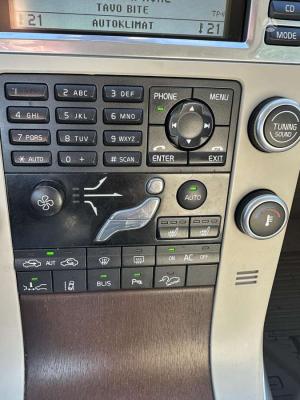 Melns Volvo XC70 2011 Kauņa, ar dzinēja tilpumu 2.40 L un nobraukumu 359 tūkst. km par 4999 €, foto 14 vietnē AUTOMOTO.COM.LV