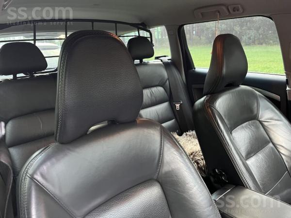 Volvo XC70 2011 Rīga vietnē Melns Volvo XC70 2011 Rīga, ar dzinēja tilpumu 2.40 L un nobraukumu 356 tūkst. km par 5900 €, foto 8 vietnē AUTOMOTO.COM.LV
