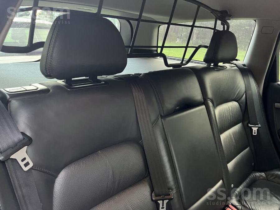 Black Volvo XC70 2011 in Riga, with an engine capacity of 2.40 L and mileage of 356 thousand km for 5900 €, photo 9 on AUTOMOTO.COM.LV