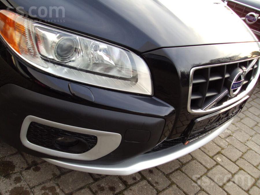 Black Volvo XC70 2012 in Riga, with an engine capacity of 2.40 L and mileage of 244 thousand km for 11800 €, photo 14 on AUTOMOTO.COM.LV