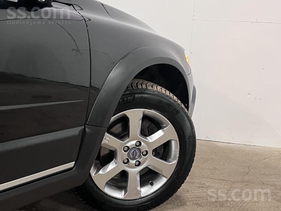 Melns Volvo XC70 2012 Jūrmala, ar dzinēja tilpumu 2.40 L un nobraukumu 0 tūkst. km par 9850 €, foto 6 vietnē AUTOMOTO.COM.LV