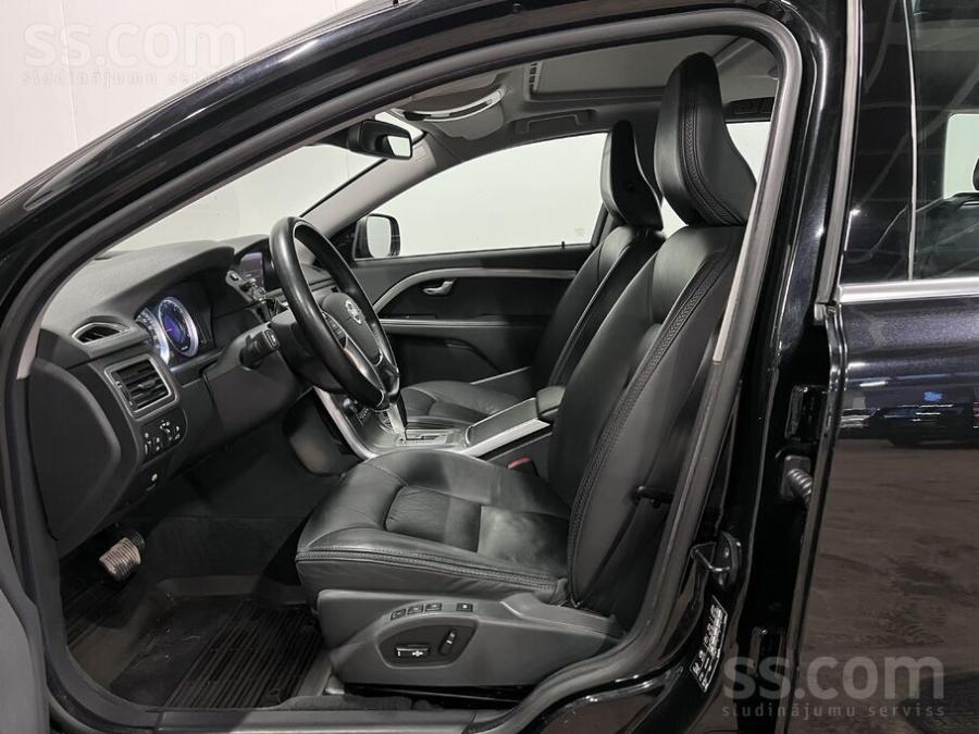 Melns Volvo XC70 2012 Jūrmala, ar dzinēja tilpumu 2.40 L un nobraukumu 0 tūkst. km par 9850 €, foto 14 vietnē AUTOMOTO.COM.LV