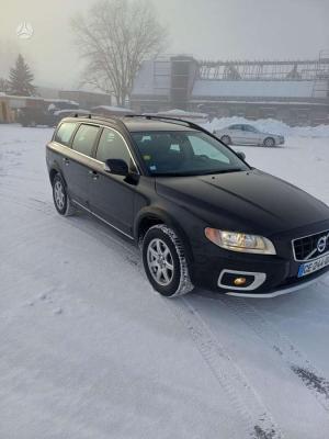 Black Volvo XC70 2012 in Klaipeda, with an engine capacity of 2.00 L and mileage of 275 thousand km for 6200 €, photo 4 on AUTOMOTO.COM.LV