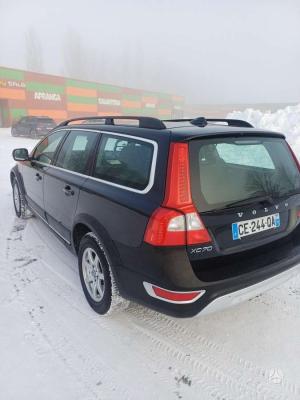 Black Volvo XC70 2012 in Klaipeda, with an engine capacity of 2.00 L and mileage of 275 thousand km for 6200 €, photo 5 on AUTOMOTO.COM.LV