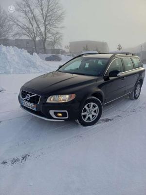 Black Volvo XC70 2012 in Klaipeda, with an engine capacity of 2.00 L and mileage of 275 thousand km for 6200 €, photo 11 on AUTOMOTO.COM.LV