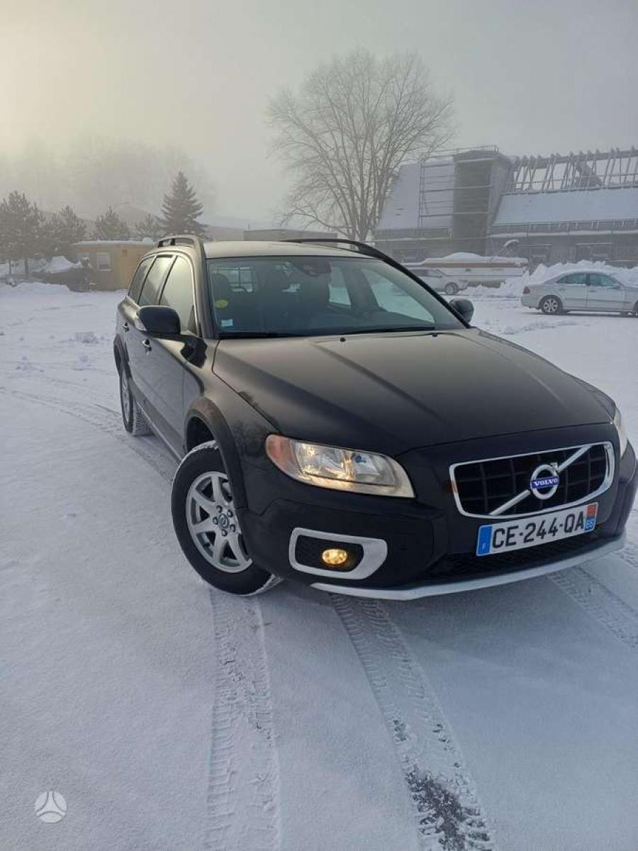 Black Volvo XC70 2012 in Klaipeda, with an engine capacity of 2.00 L and mileage of 275 thousand km for 6200 €, photo 12 on AUTOMOTO.COM.LV