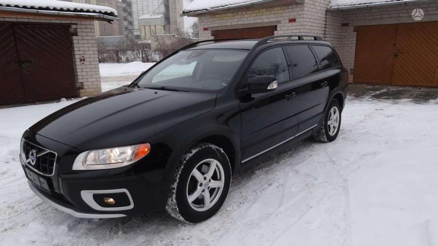 Melns Volvo XC70 2012 Joniškis, ar dzinēja tilpumu 2.40 L un nobraukumu 294 tūkst. km par 7999 €, foto 3 vietnē AUTOMOTO.COM.LV
