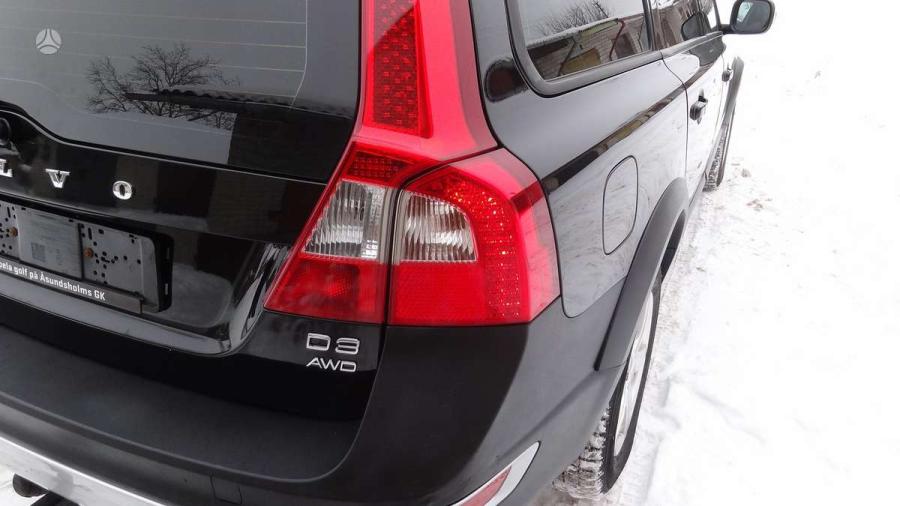 Melns Volvo XC70 2012 Joniškis, ar dzinēja tilpumu 2.40 L un nobraukumu 294 tūkst. km par 7999 €, foto 30 vietnē AUTOMOTO.COM.LV